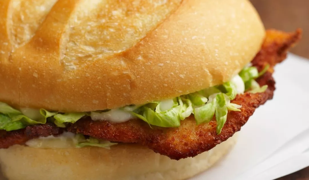 Italian Veal cutlet: Recipe with bread roll | Sanpellegrino