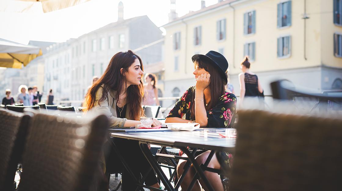 The pleasure of conviviality during the aperitivo | Sanpellegrino